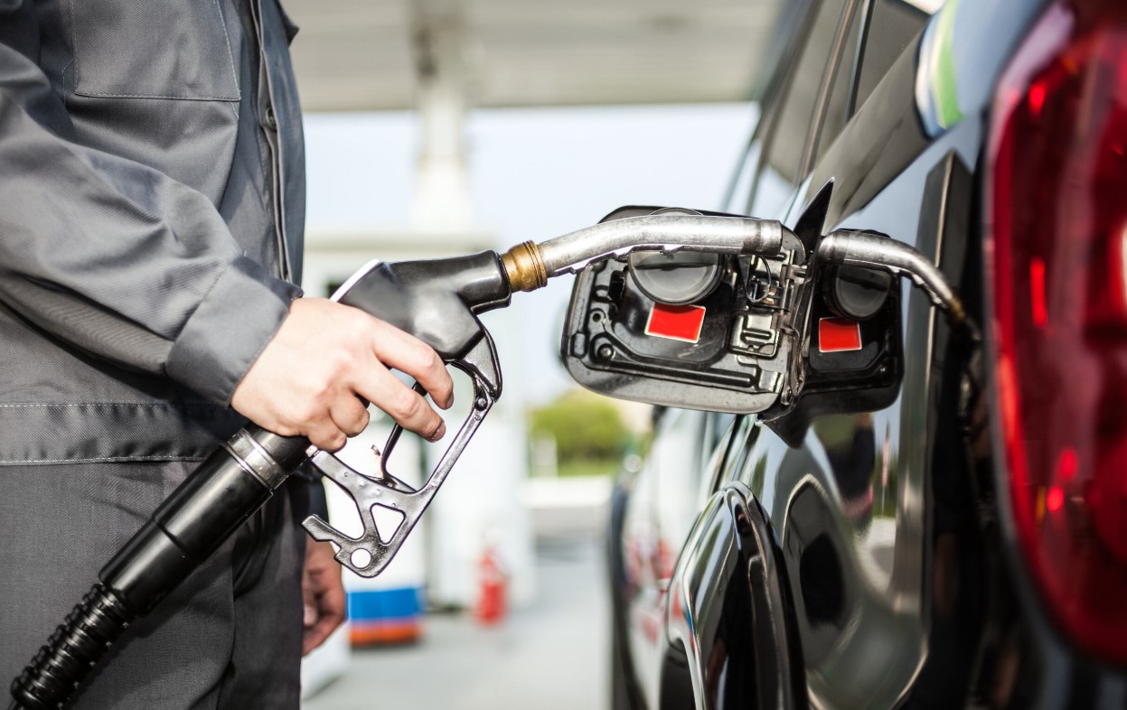 Topping Off Your Gas Tank? Here’s Why You Shouldn’t